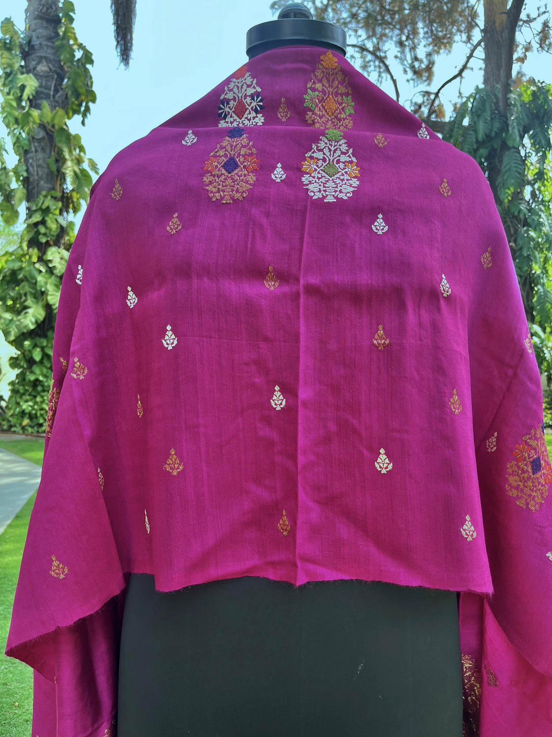 Finest Handloom Dupattas Online | Silk , Banarasi, Cotton, Chiffon ...